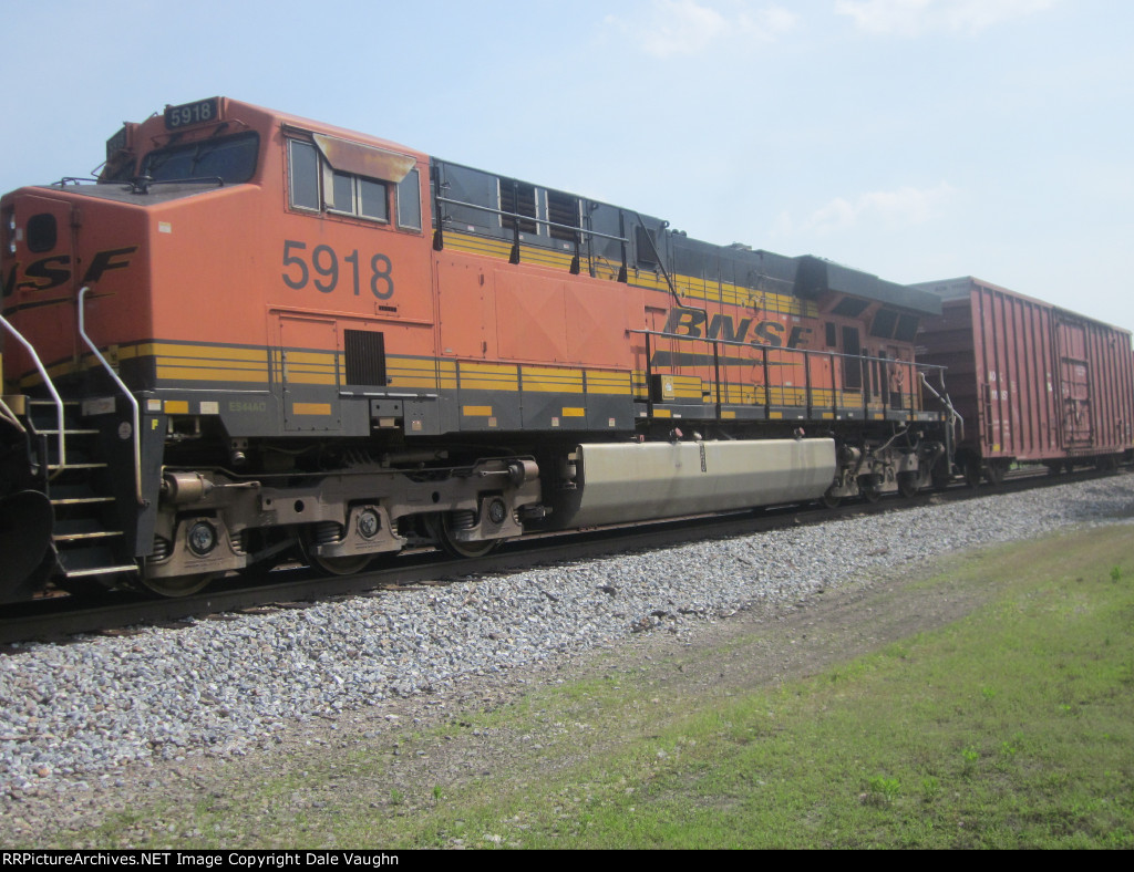 BNSF 5918